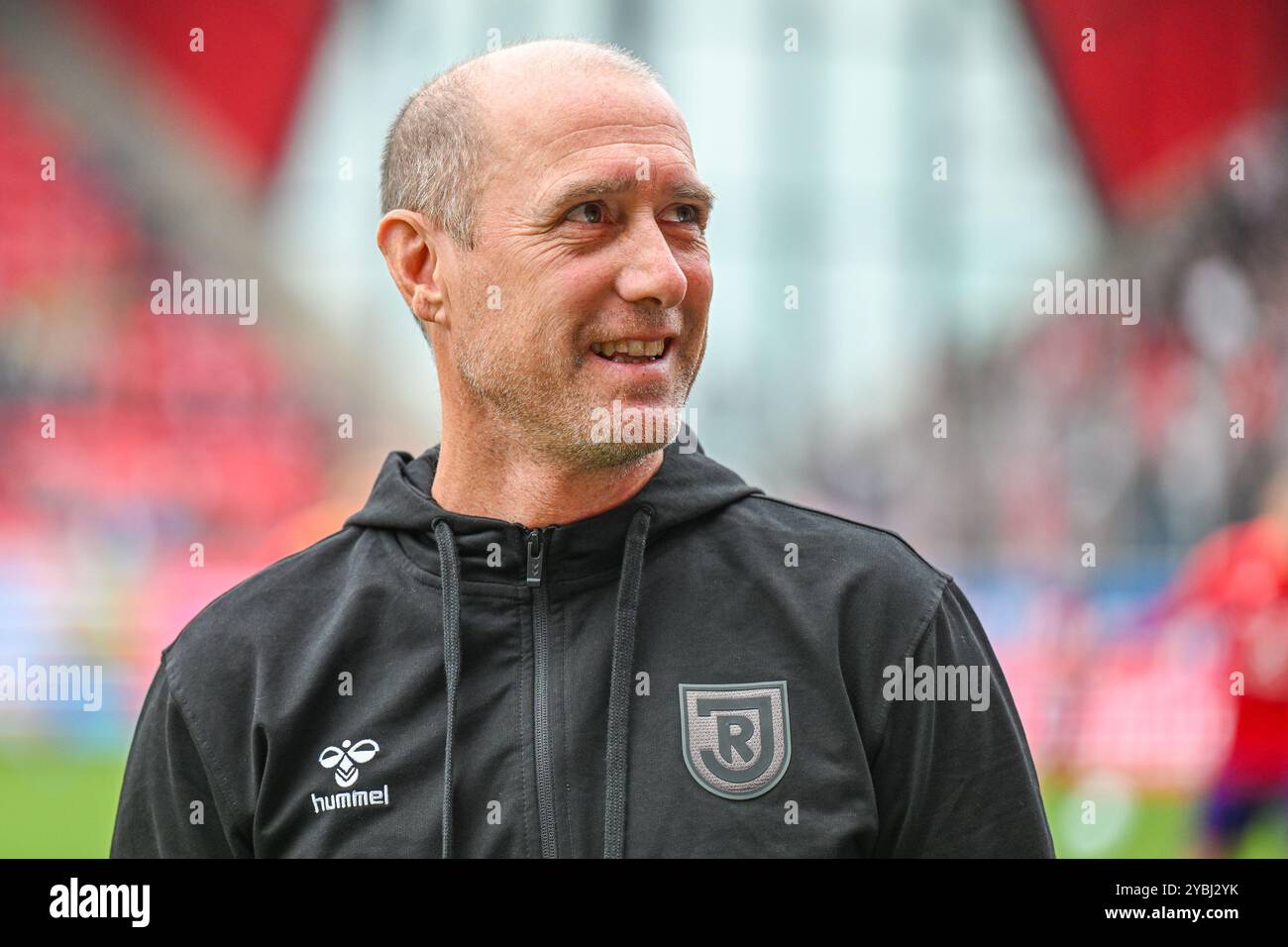 Regensburg, Germany. 19th Oct, 2024. Soccer: Bundesliga 2, Jahn ...