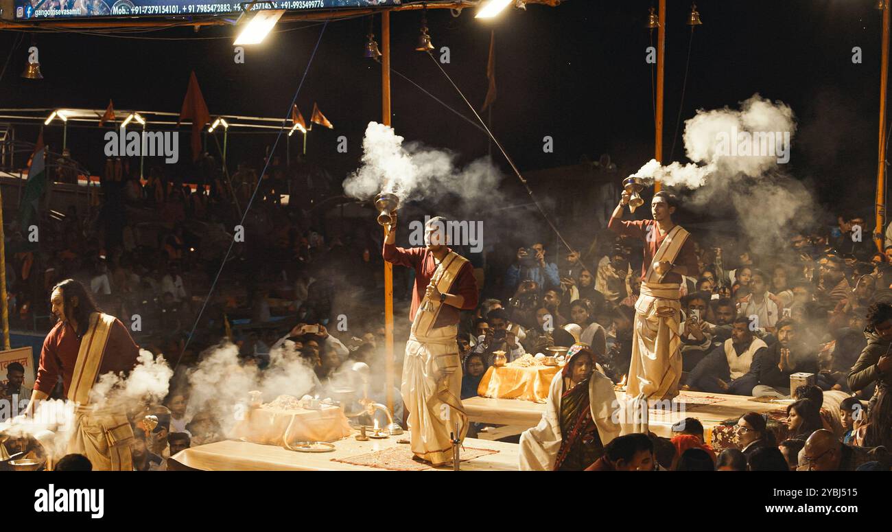 Ganga maha aarti hi-res stock photography and images - Alamy