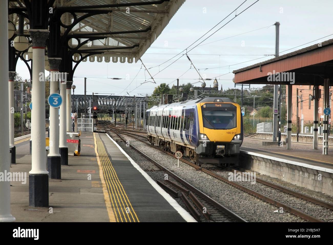 Class 195 railway unit hi-res stock photography and images - Alamy