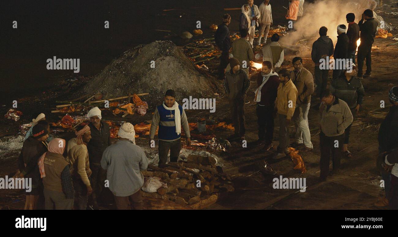 Varanasi, Uttar Pradesh, India. Funeral rites of cremation at the ...