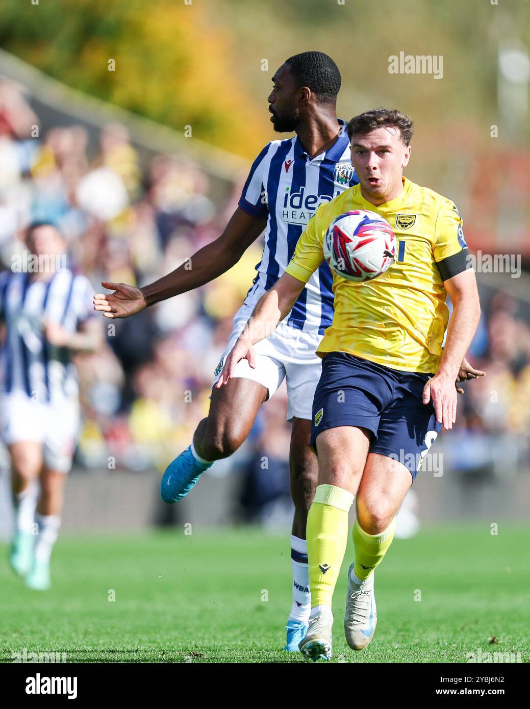 Oxford united forward mark harris hi-res stock photography and images ...