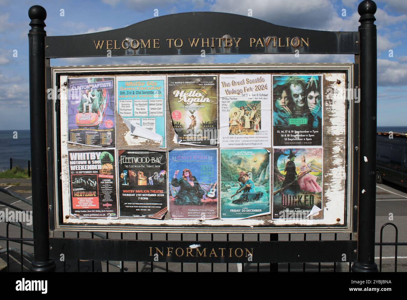 Notice board bay hi-res stock photography and images - Alamy