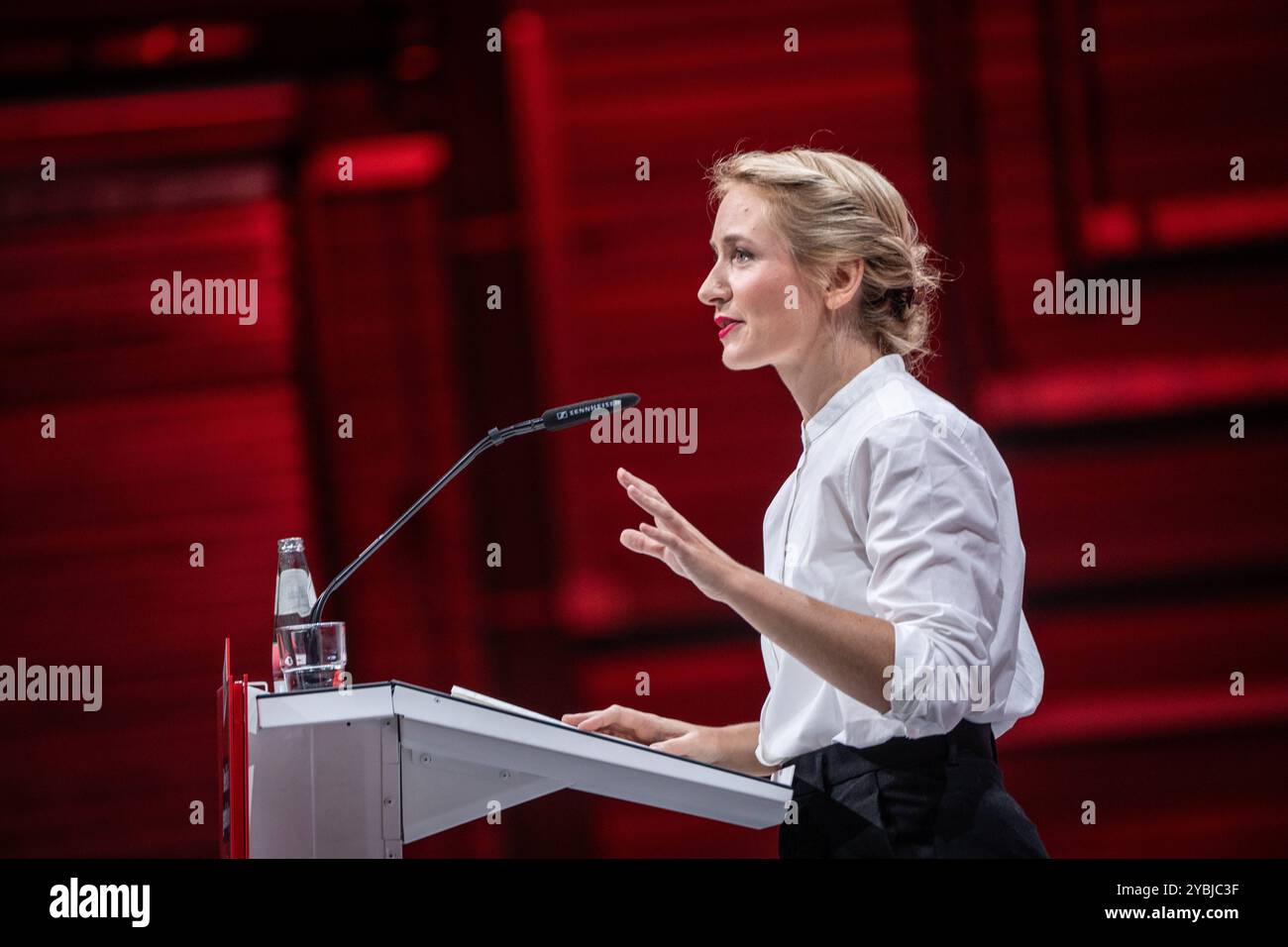 Hallescher Parteitag 2024 Die Linke Ines Schwedtner, designierte ...