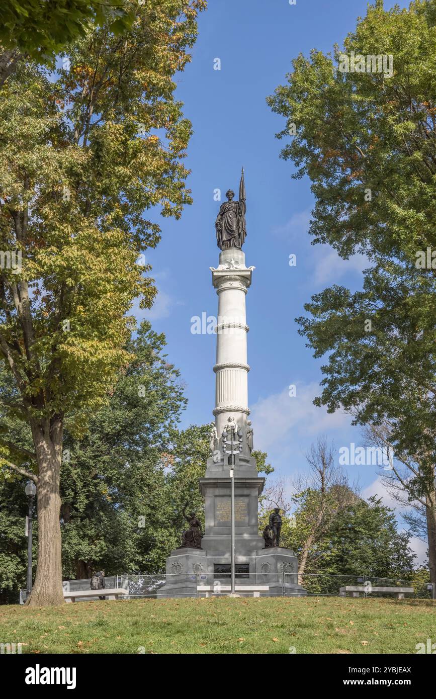 the soldiers and sailors monument in boston common in boston ...