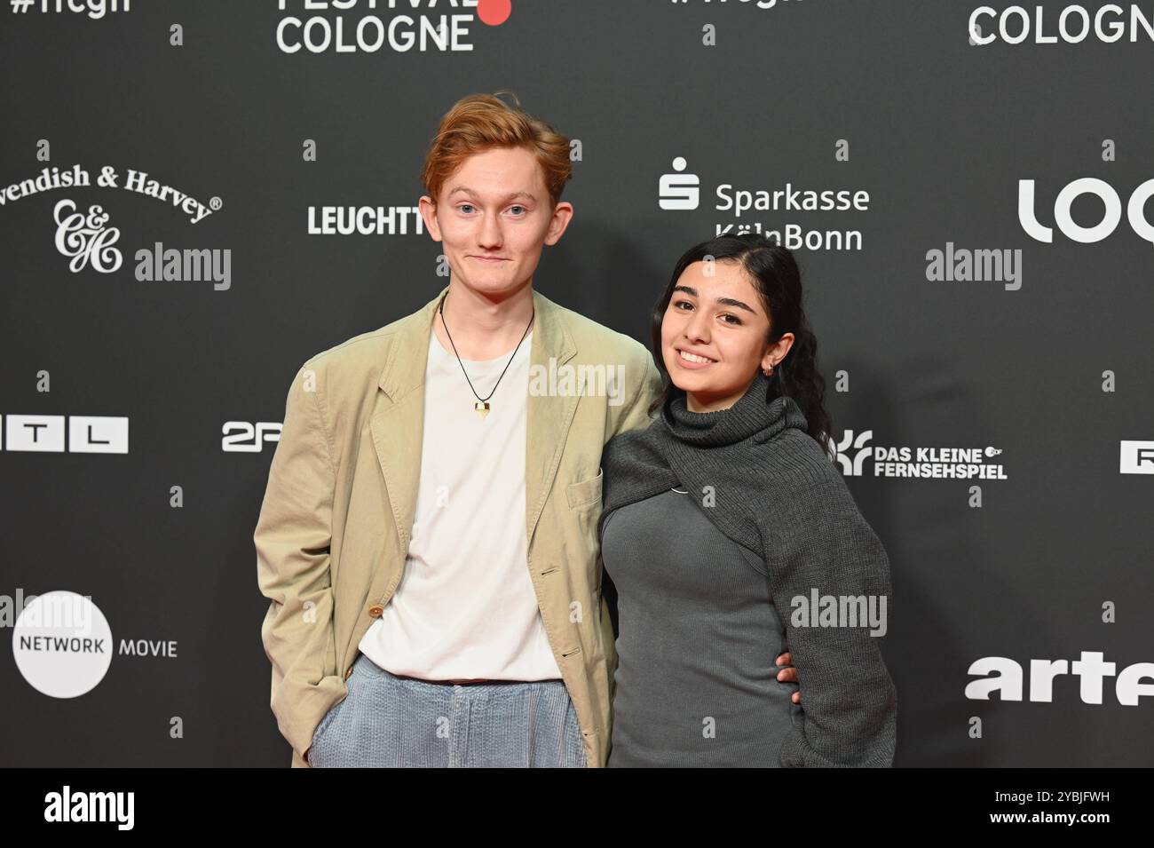 Schauspieler Konrad Neidhardt und Tanaz Molaei , l-r, kommt zum ...