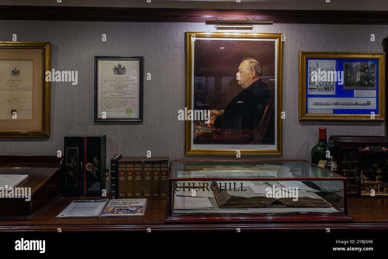 British cigar merchant hi-res stock photography and images - Alamy