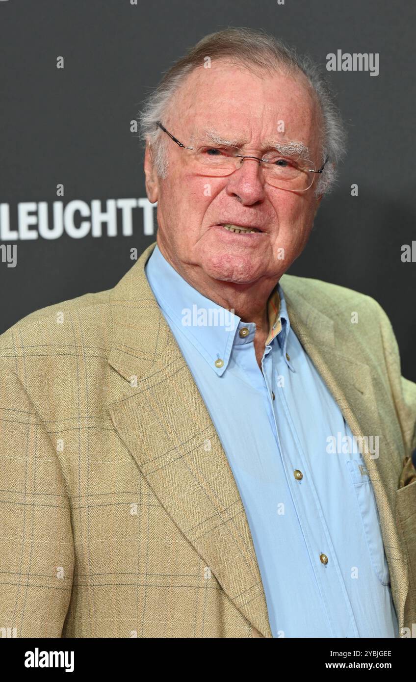 Sportler Manfred Germar, ehemaliger Hürdenläufer kommt zum Screening ...