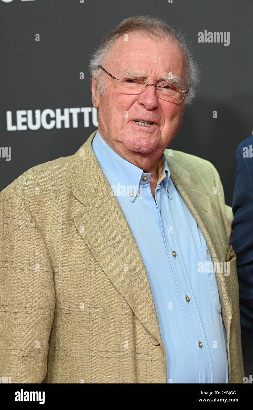 Sportler Manfred Germar, ehemaliger Hürdenläufer kommt zum Screening ...