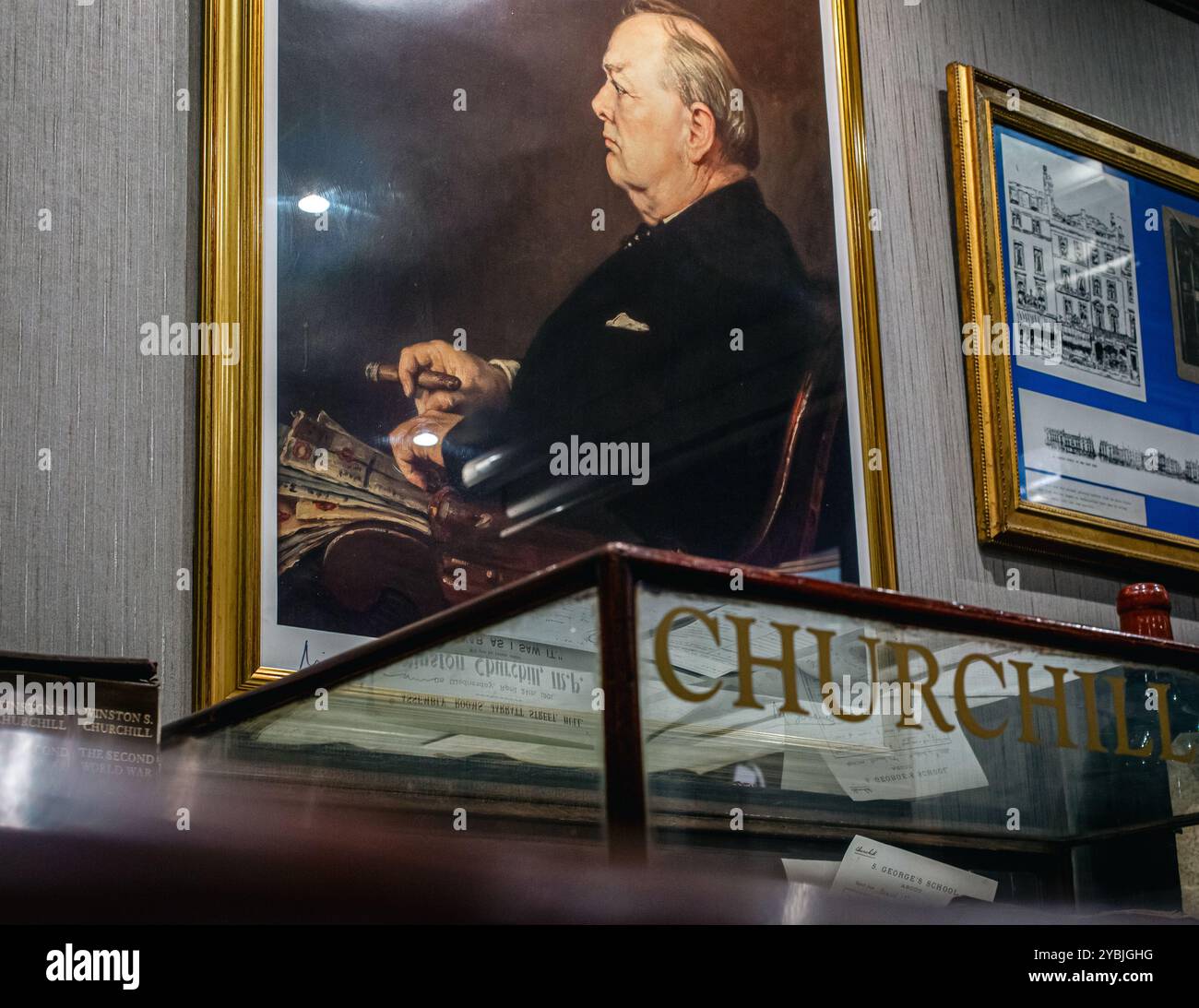 James J Fox, oldest cigar shop in London established by Robert Lewis in ...