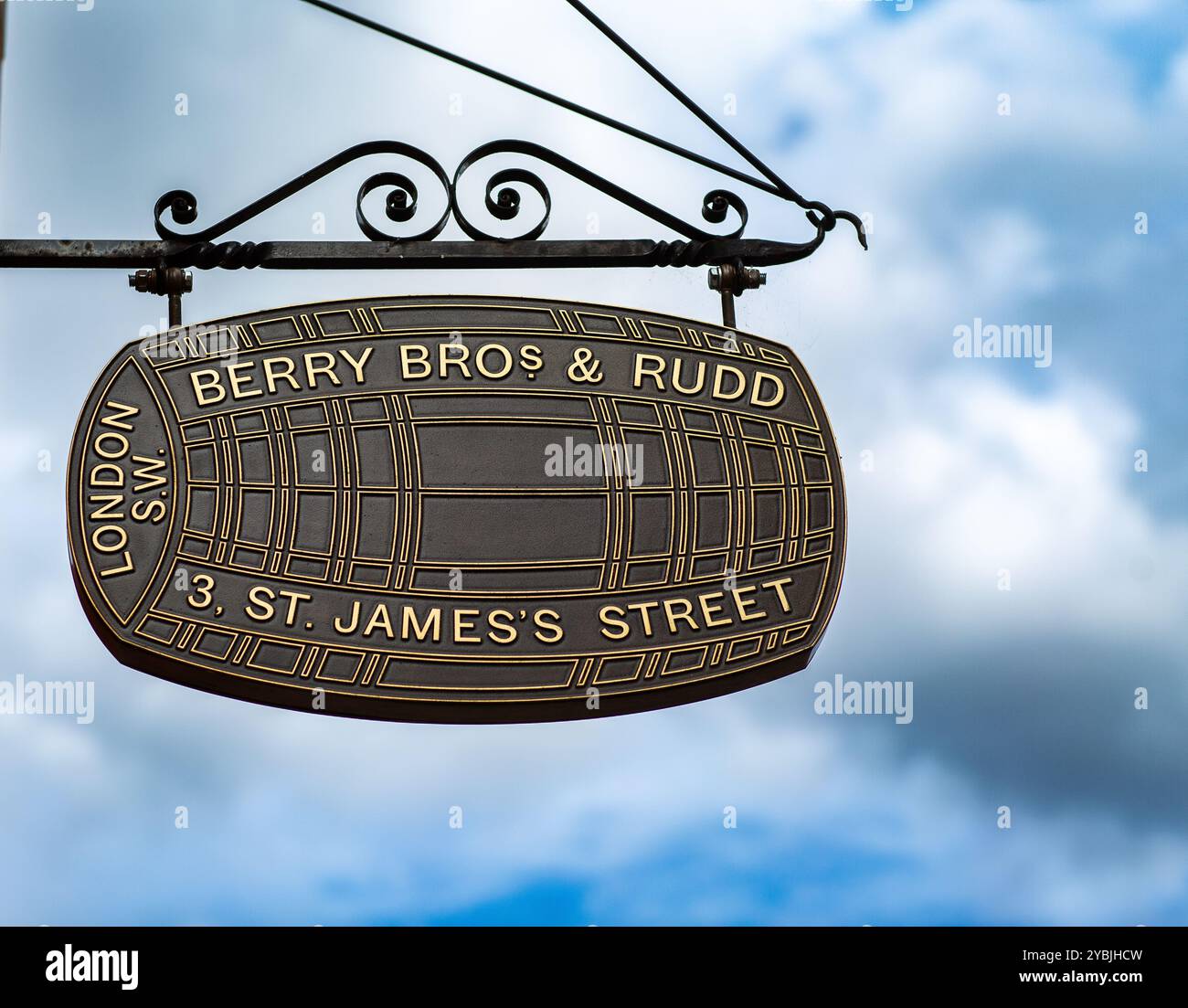 Berry Bros. & Rudd, wine shop since 1698, St James's Street, London ...