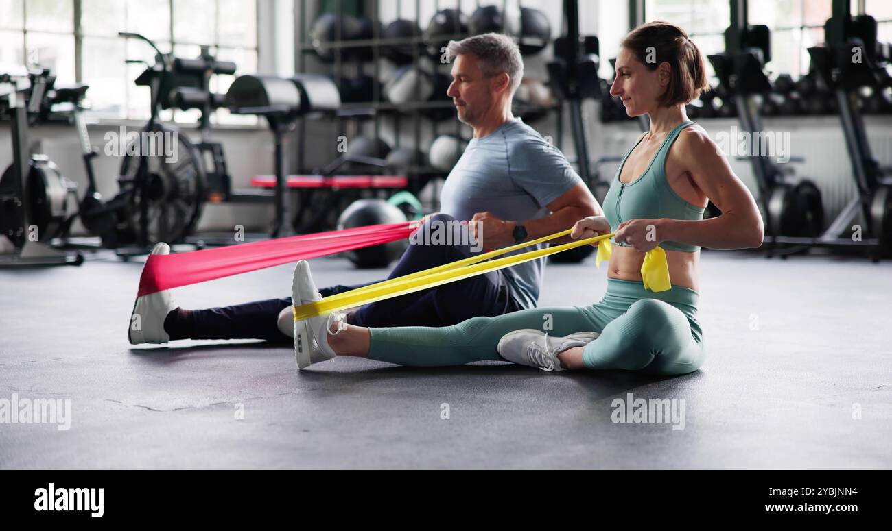 Couple training rubber bands hi-res stock photography and images - Alamy