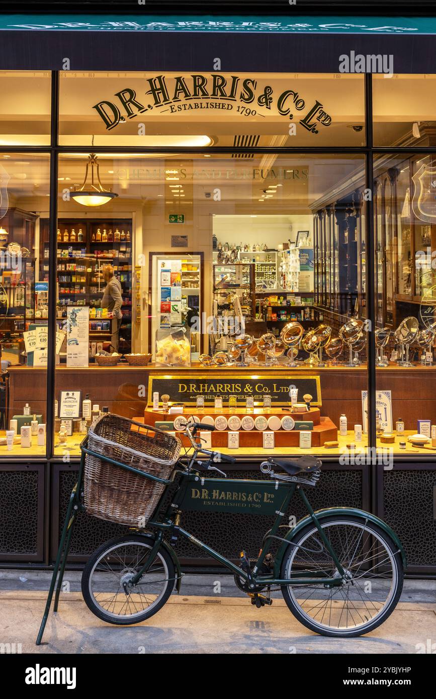 Dr Harris & Co. St James's, London , UK Stock Photo - Alamy