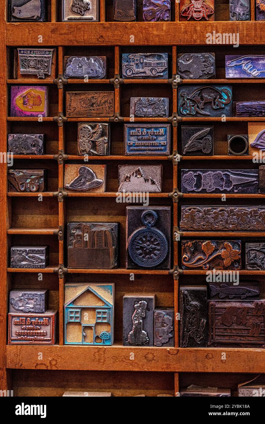 Wood block letter press lettering in typesetting box Stock Photo - Alamy