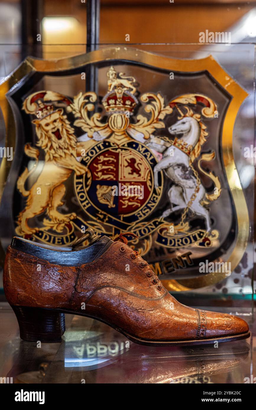 John Lobb bespoke bookmaker with royal warrant St. James’s Street ...