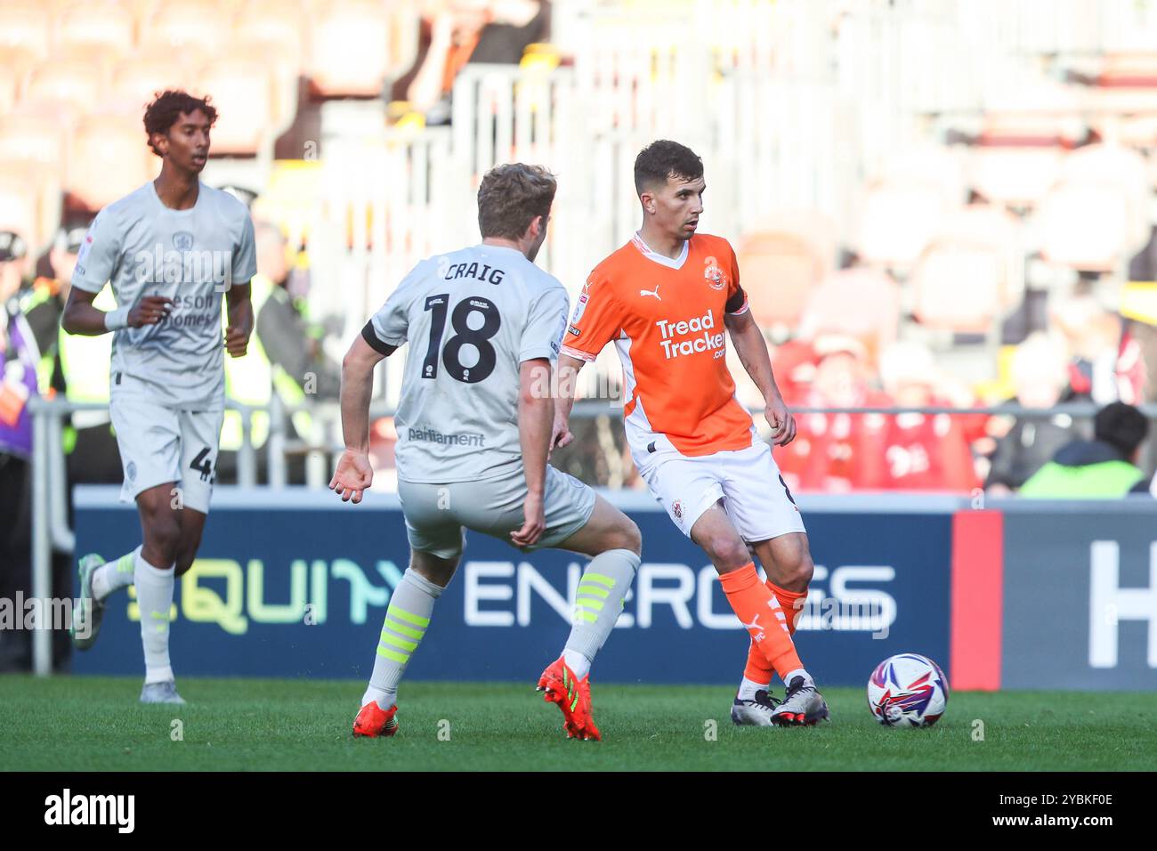 Albie Morgan of Blackpool passes the ball during the Sky Bet League 1 ...