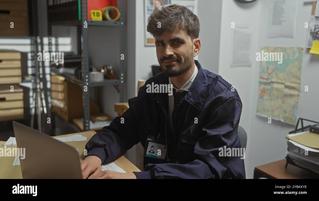 Cluttered office cubicle desk hi-res stock photography and images - Alamy