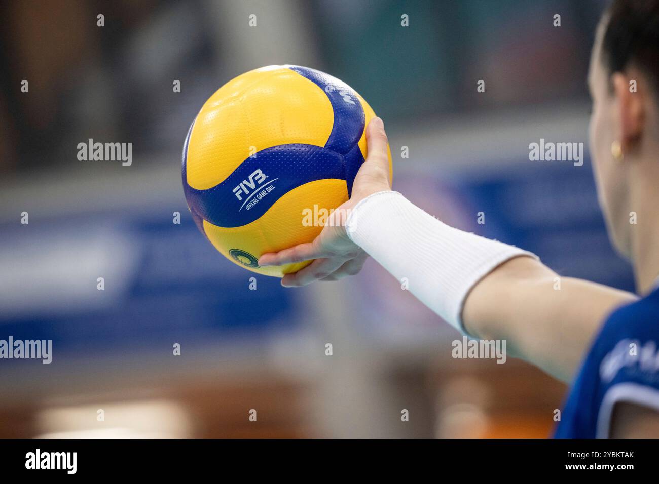 Feature: Volleyball in Spielerinnenhand / GER, Allianz MTV Stuttgart vs ...