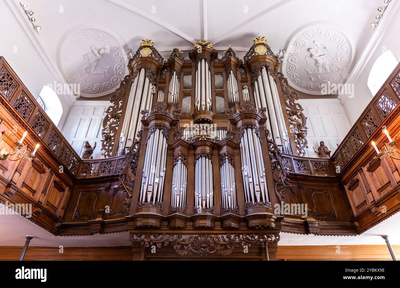 Ornate and beautiful church organ Stock Photo - Alamy