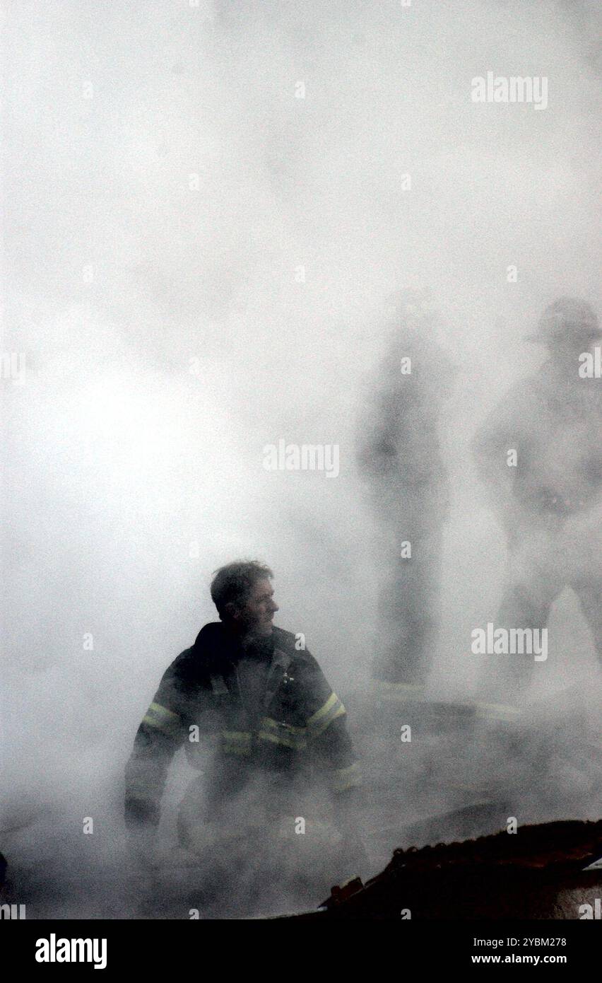 Twin towers 9 11 fire hi-res stock photography and images - Alamy