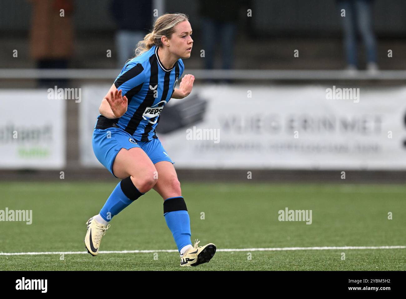 Aalter, Belgium. 19th Oct, 2024. Lara Kristin Pedersen (6) of Club YLA ...