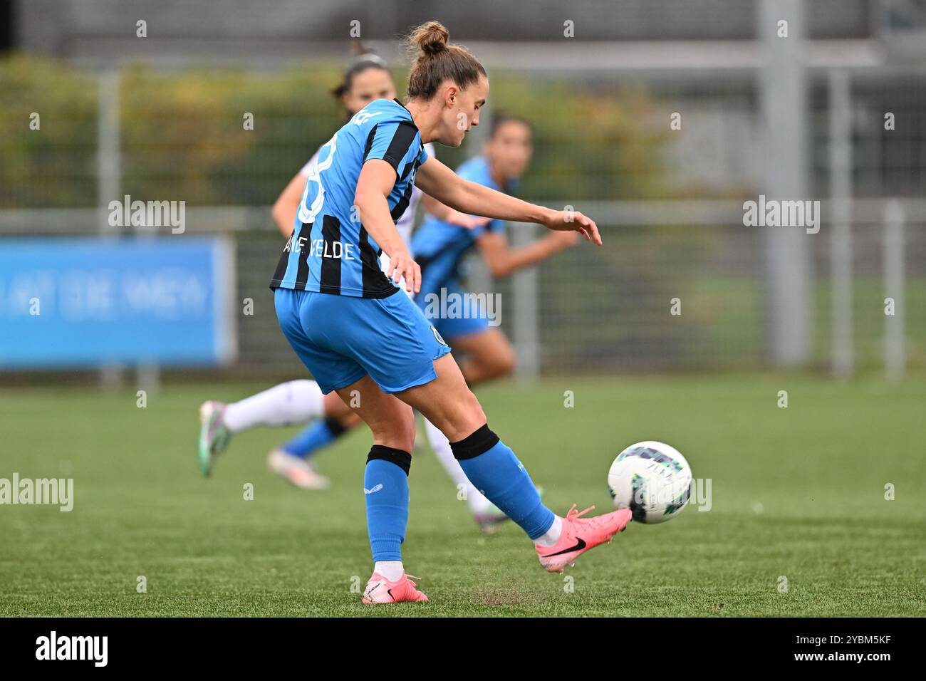 Aalter, Belgium. 19th Oct, 2024. Chloe Vande Velde (8) of Club YLA pictured during a female ...