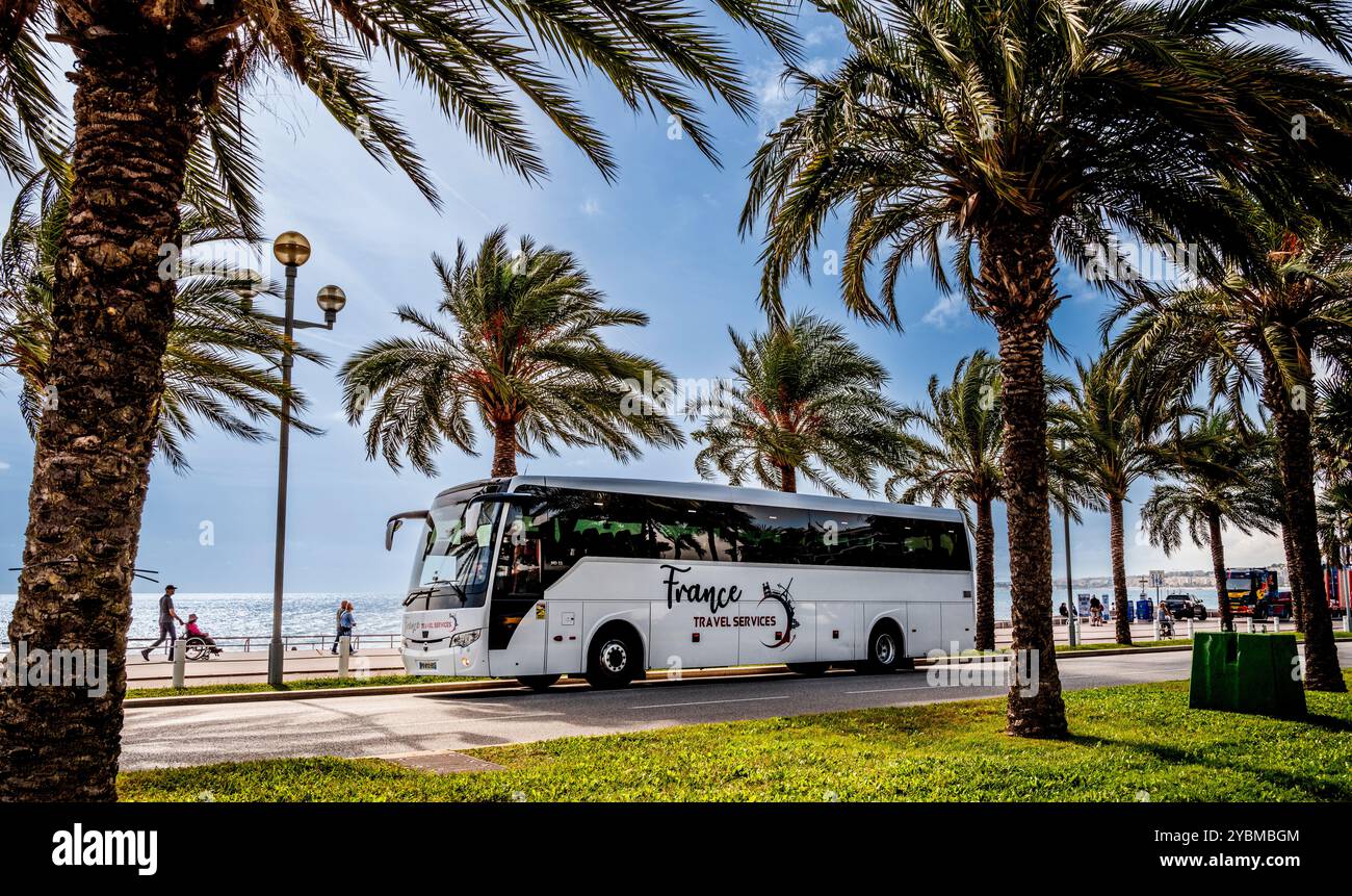 Bus anglais hi-res stock photography and images - Alamy