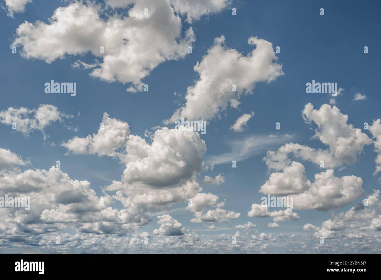 Beautiful cirrus clouds sky clouds hi-res stock photography and images ...