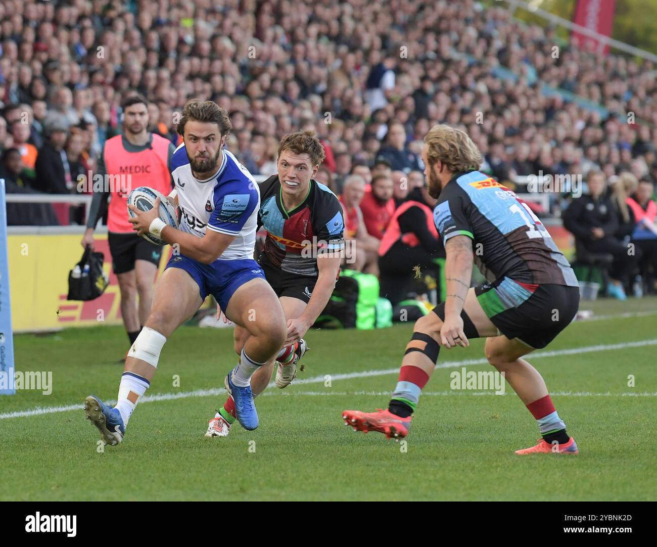 London, UK. 18th Oct, 2024. Tom de Glanville of Bath Rugby in action at ...