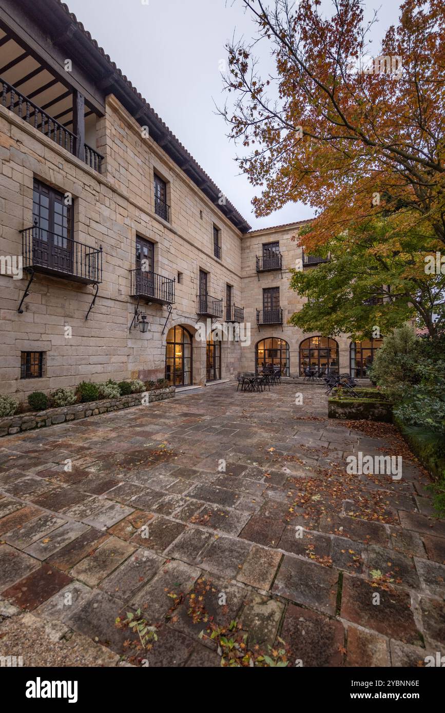Parador de santillana del mar hi-res stock photography and images - Alamy