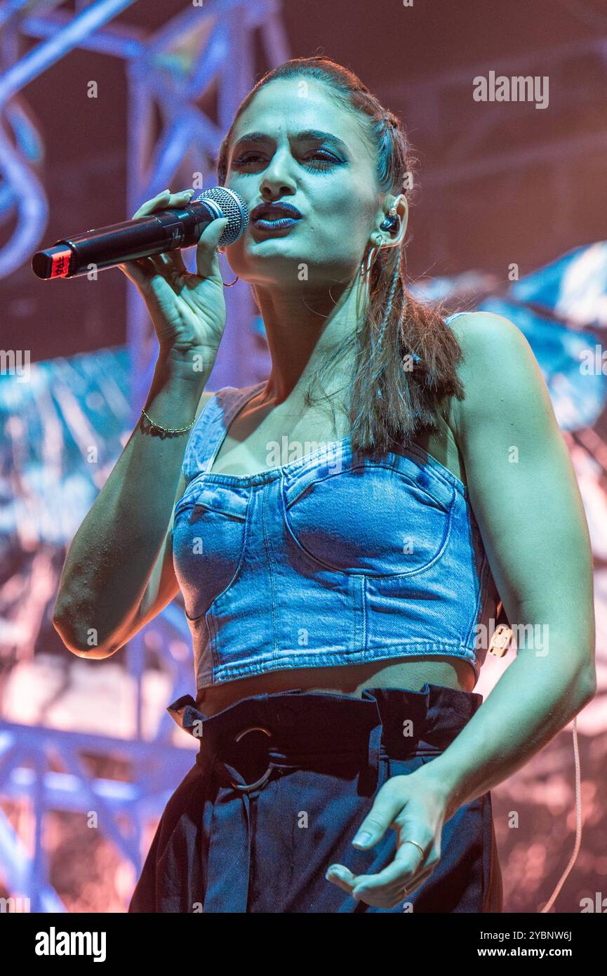 Italian singer Music Concert - Alex Britti Live 2024 Francesca ...