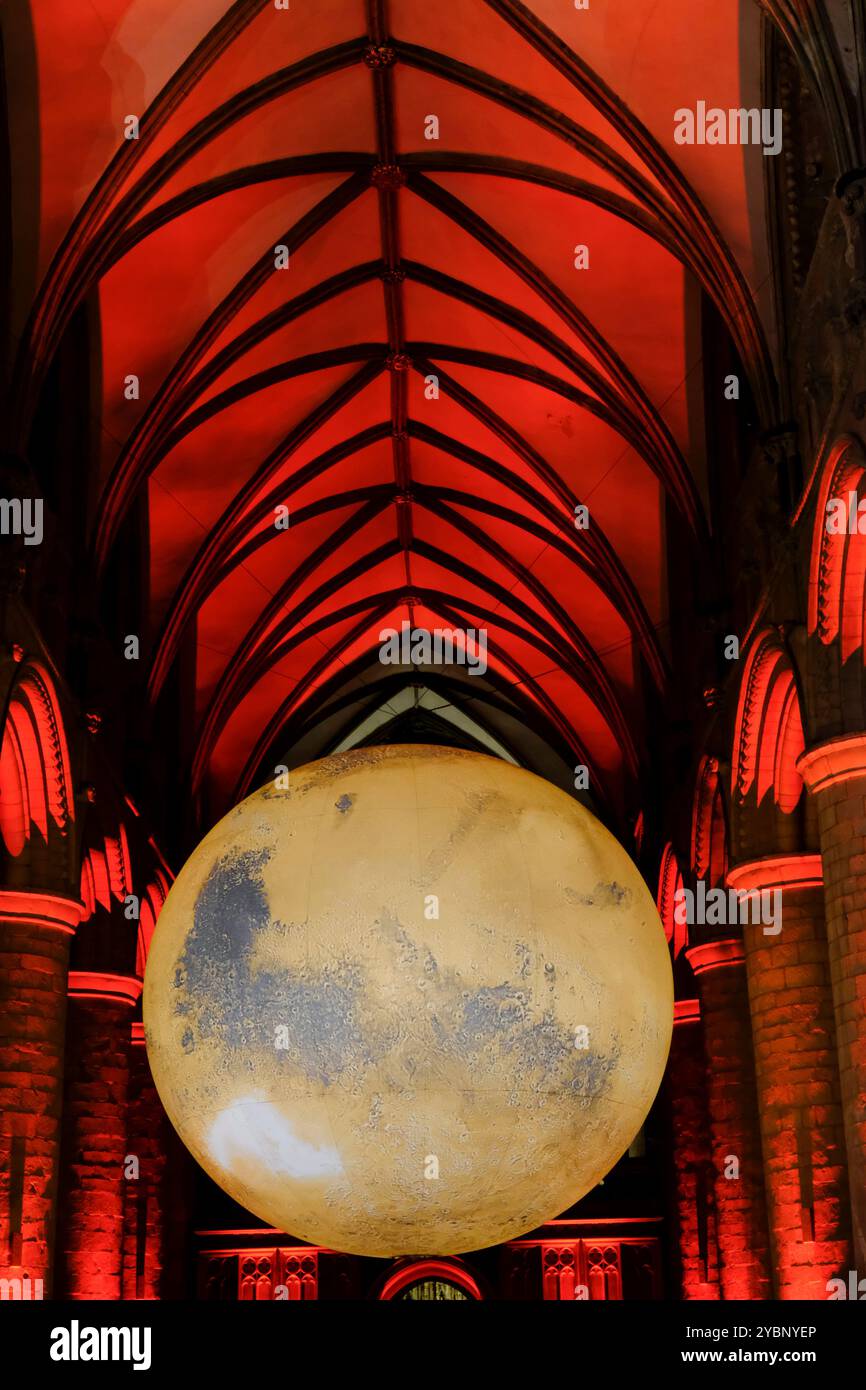 Gloucester, UK. 14th Oct, 2024. An evening viewing of Luke Jerram's ...