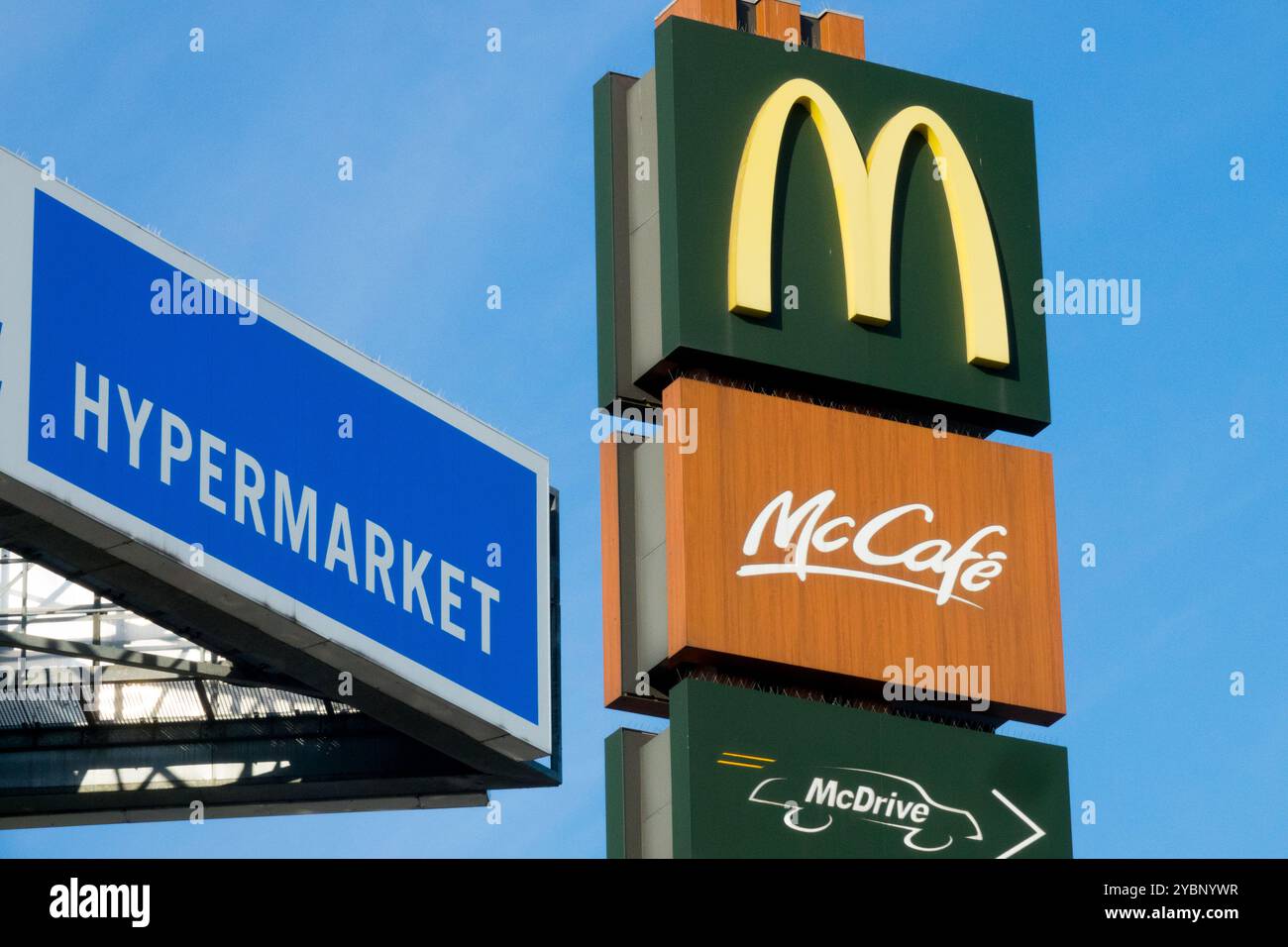 Mcdonalds mcdrive hi-res stock photography and images - Alamy