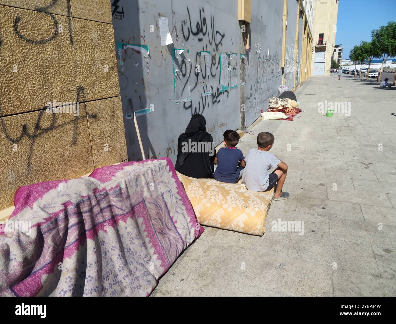 Lebanon dahye displaced families beirut war israeli bombing is hi-res ...