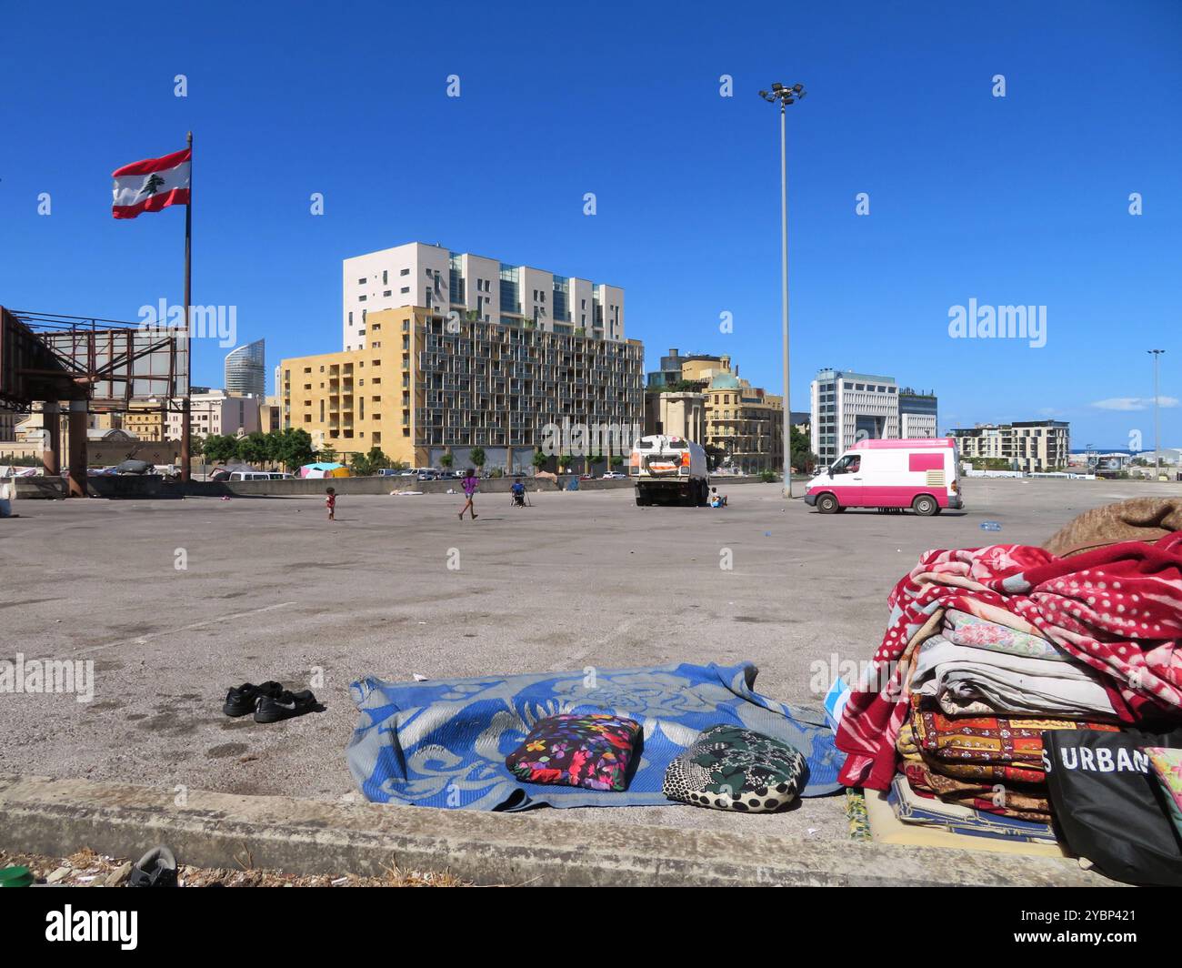 Lebanon dahye displaced families beirut war israeli bombing is hi-res ...