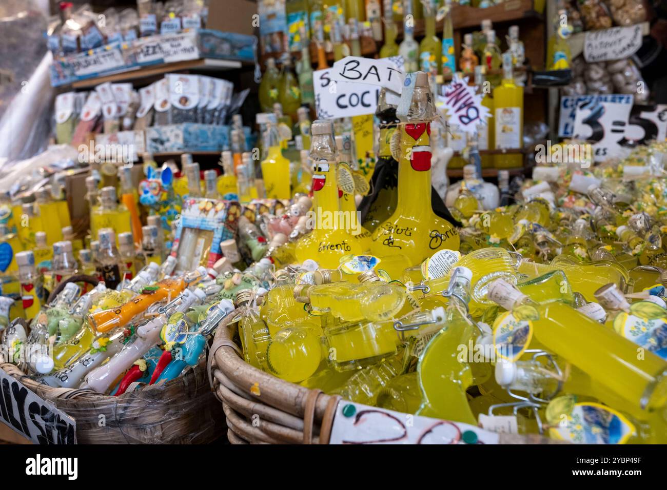 Italian limoncello liqueur hi-res stock photography and images - Alamy