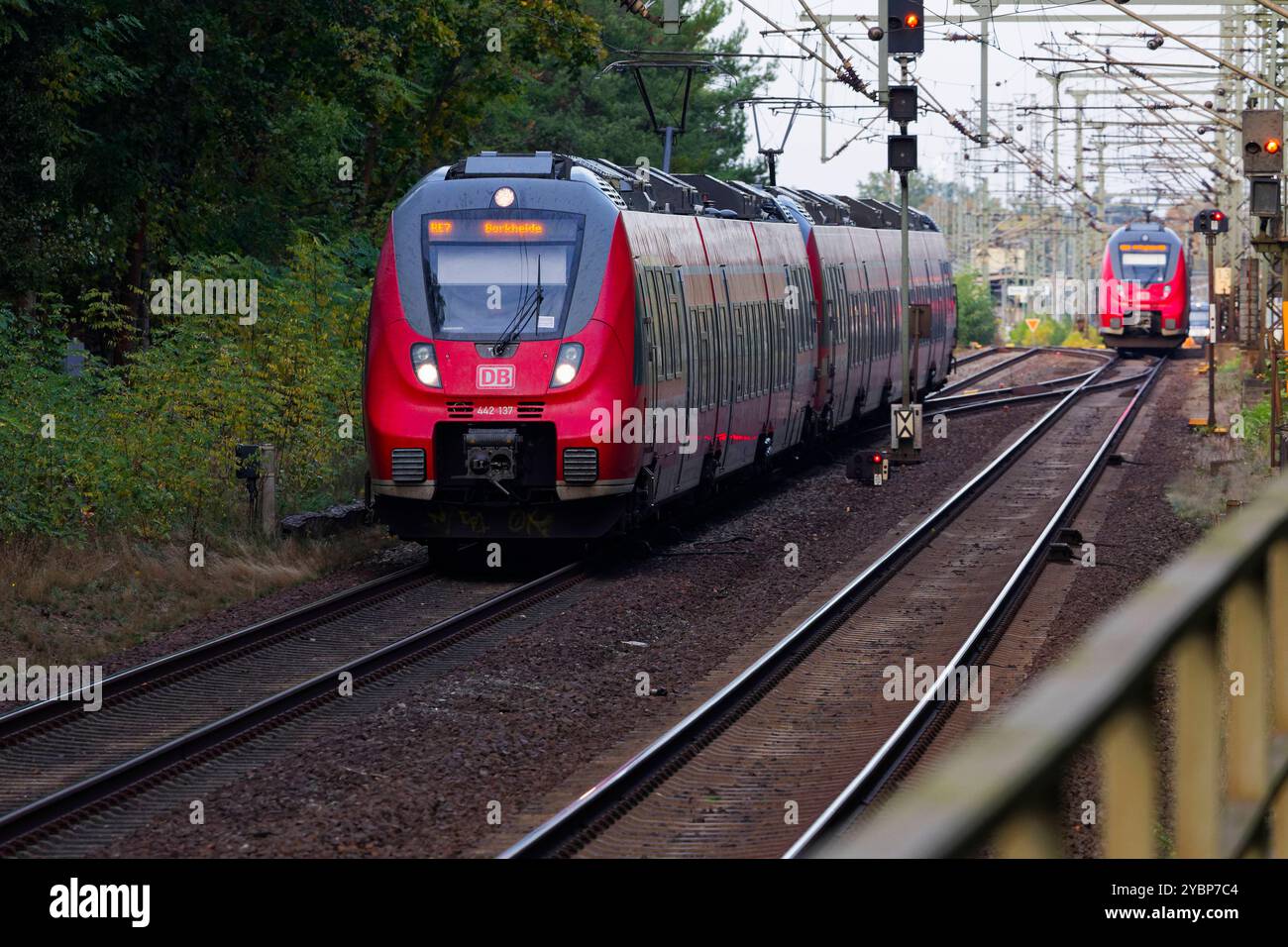 DB Regio RE 7 in Berlin-Wannsee 2024-10-17 Deutschland, Berlin ...