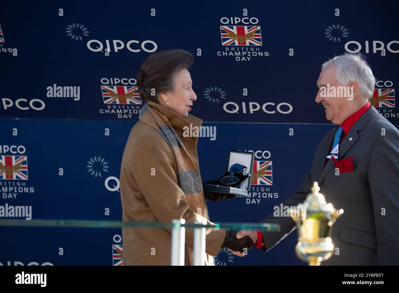 Ascot, Berkshire, UK. 19th October, 2024. The Princess Royal, Princess Anne made presented a ...