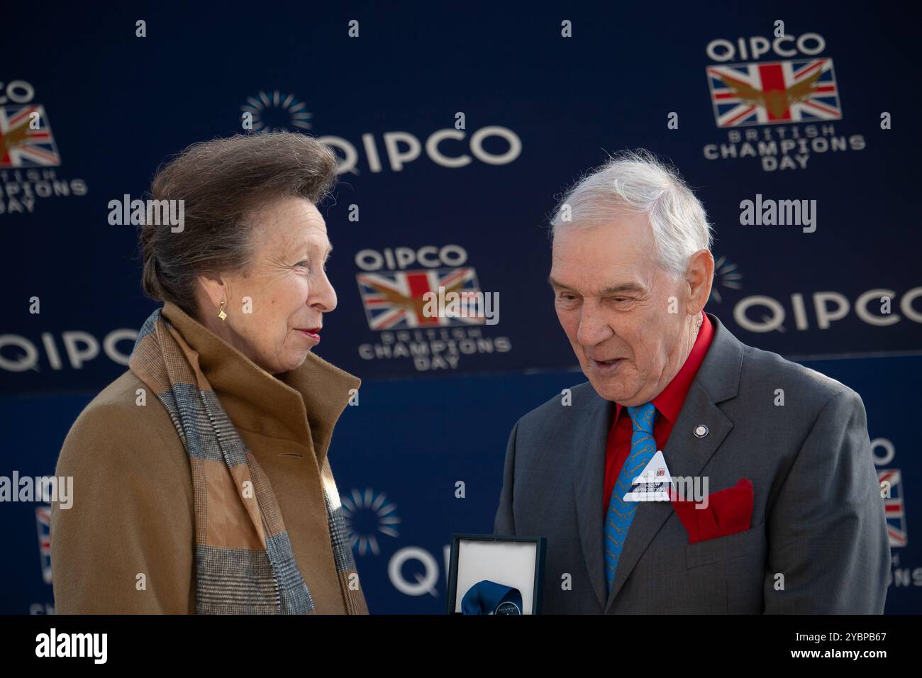 Ascot, Berkshire, UK. 19th October, 2024. The Princess Royal, Princess Anne made presented a ...