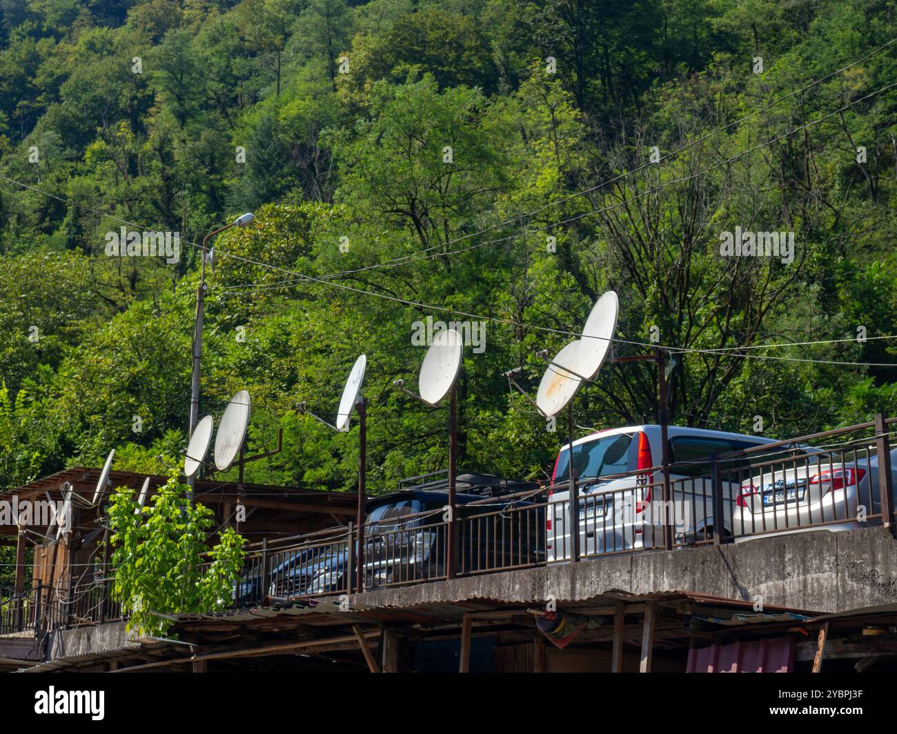 Receiving tv signal hi-res stock photography and images - Alamy