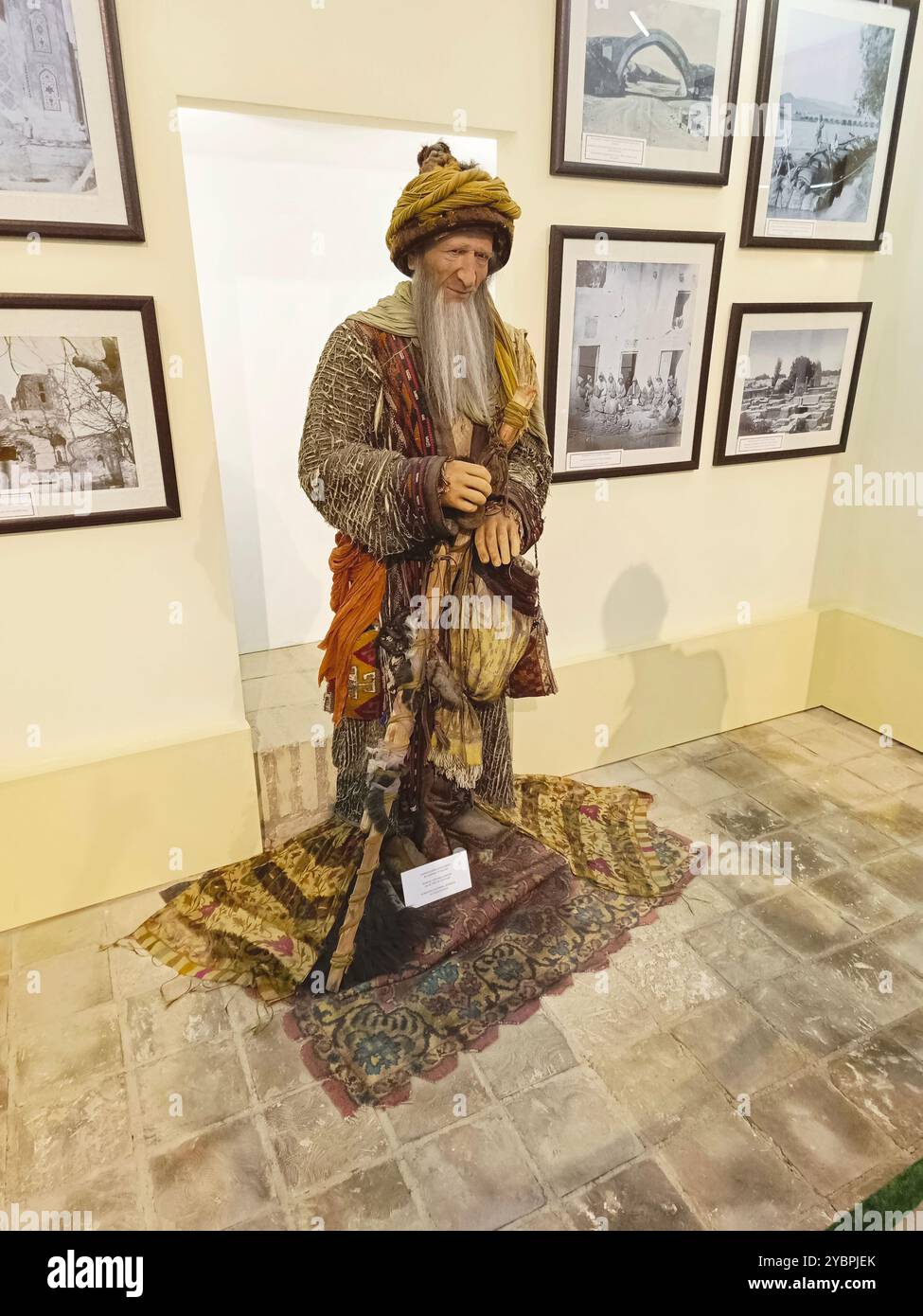 samarkand, uzbekistan - August 14, 2024: Sherdor Madrasasi. Darvesh ...