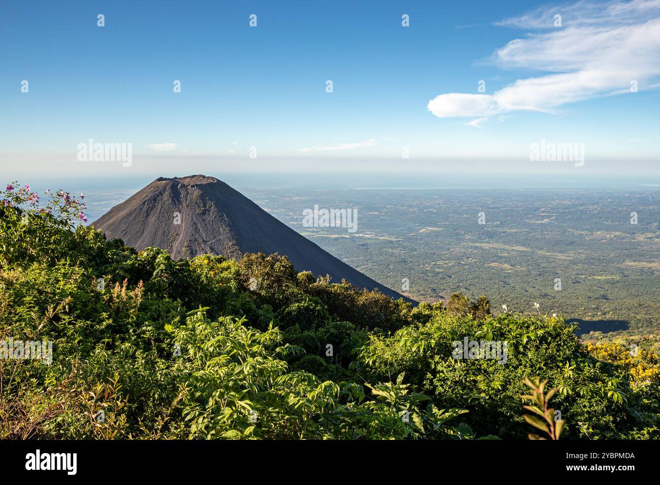 Izalco volcano hi-res stock photography and images - Alamy