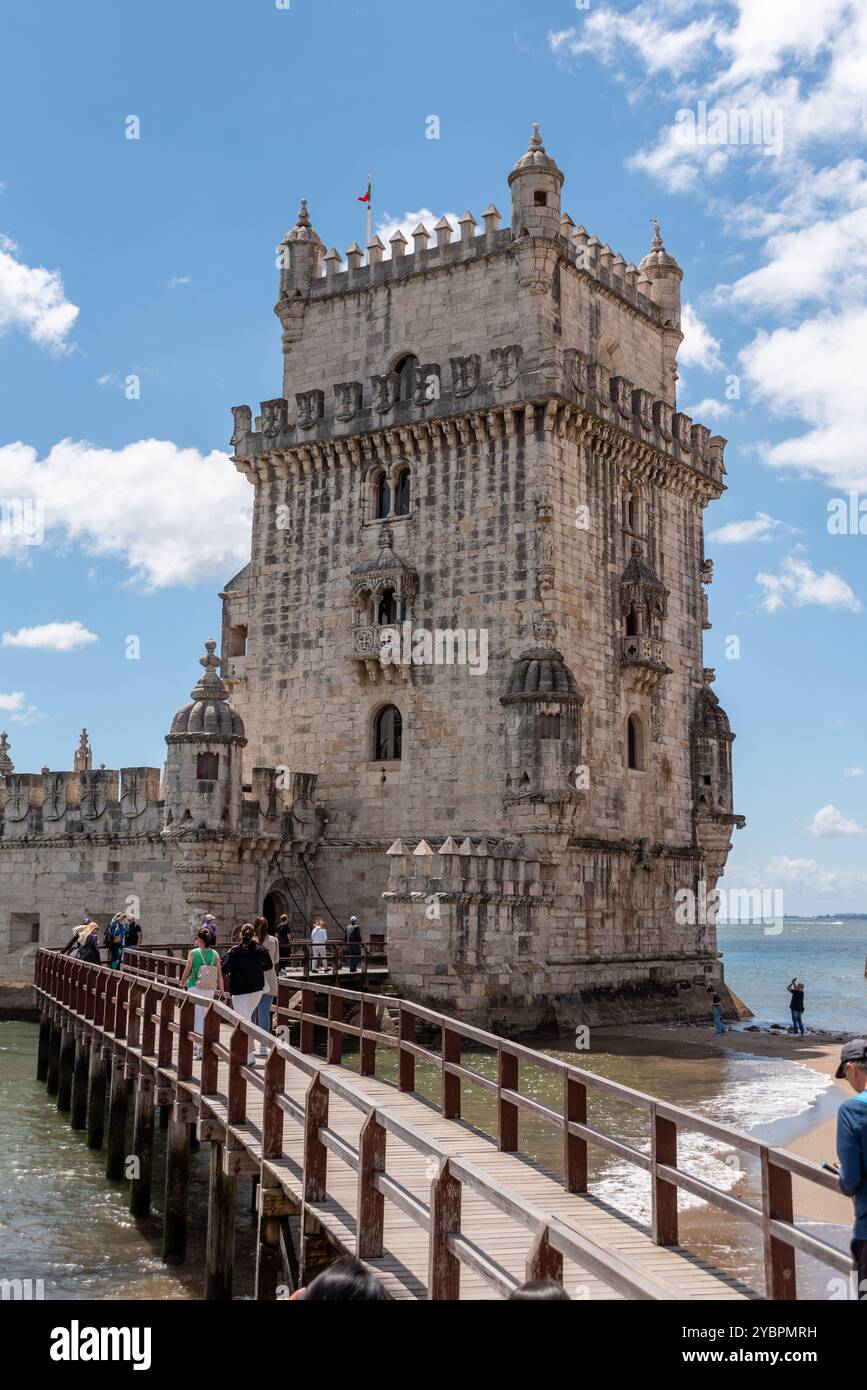 Famous Torre de Belem in Lisboa, iconic manueline gothic architecture ...