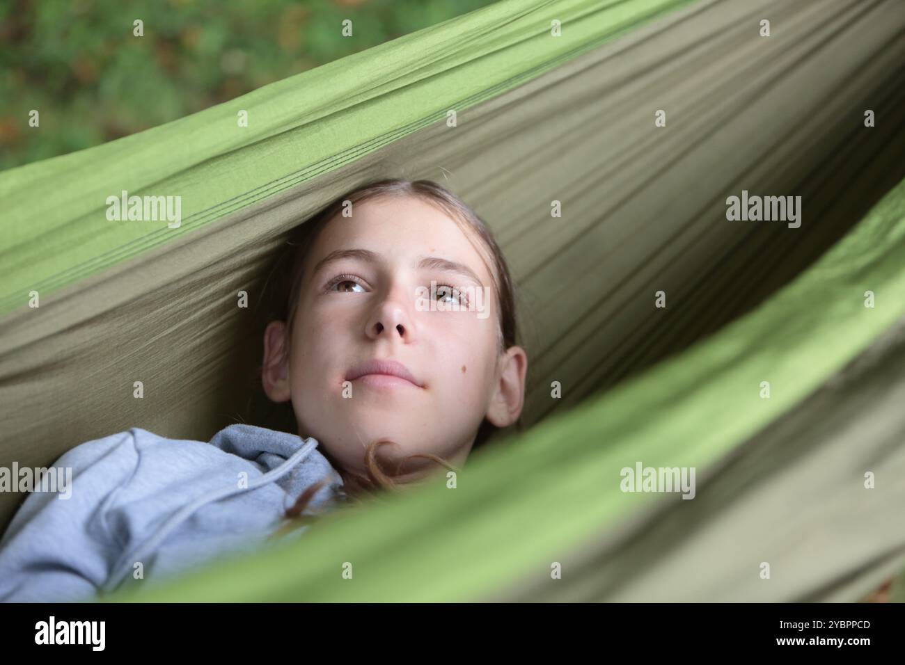Girl hammock hi-res stock photography and images - Alamy