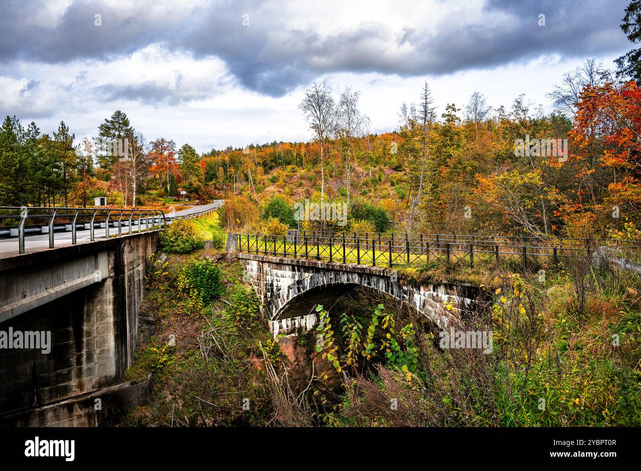 One old and one new bridge side by side Stock Photo - Alamy