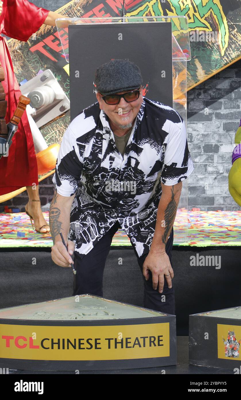 Kevin Eastman at the Teenage Mutant Ninja Turtles Handprint In Cement ...