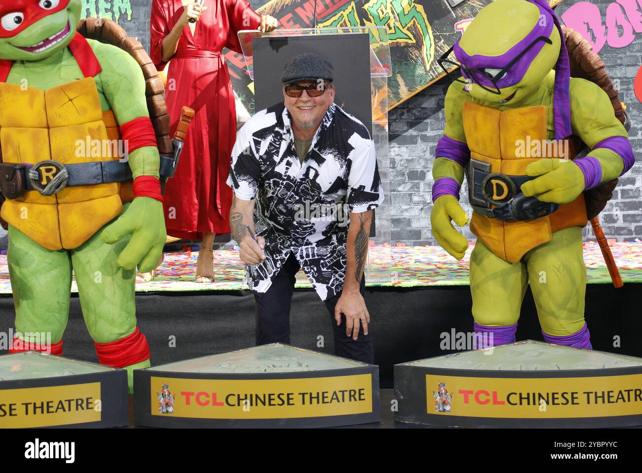 Kevin Eastman at the Teenage Mutant Ninja Turtles Handprint In Cement ...