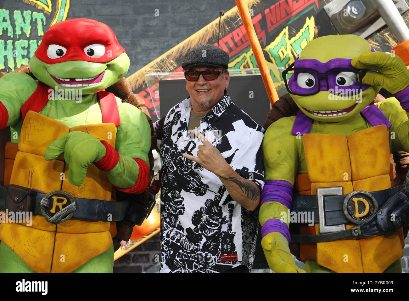 Kevin Eastman at the Teenage Mutant Ninja Turtles Handprint In Cement ...
