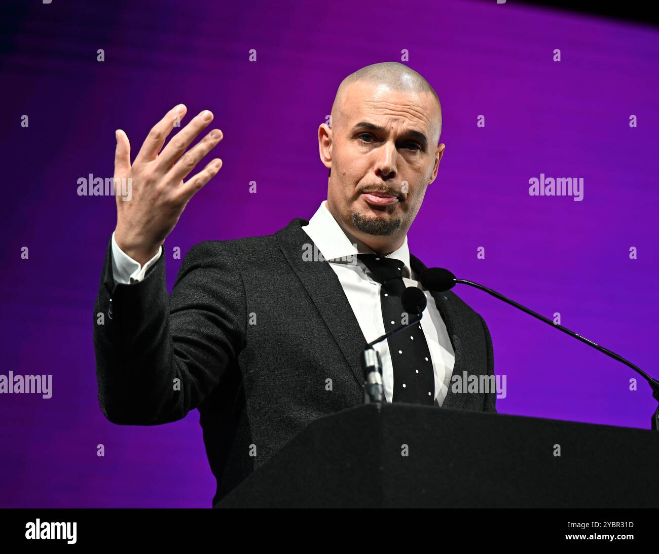 Nouman ali khan hi-res stock photography and images - Alamy