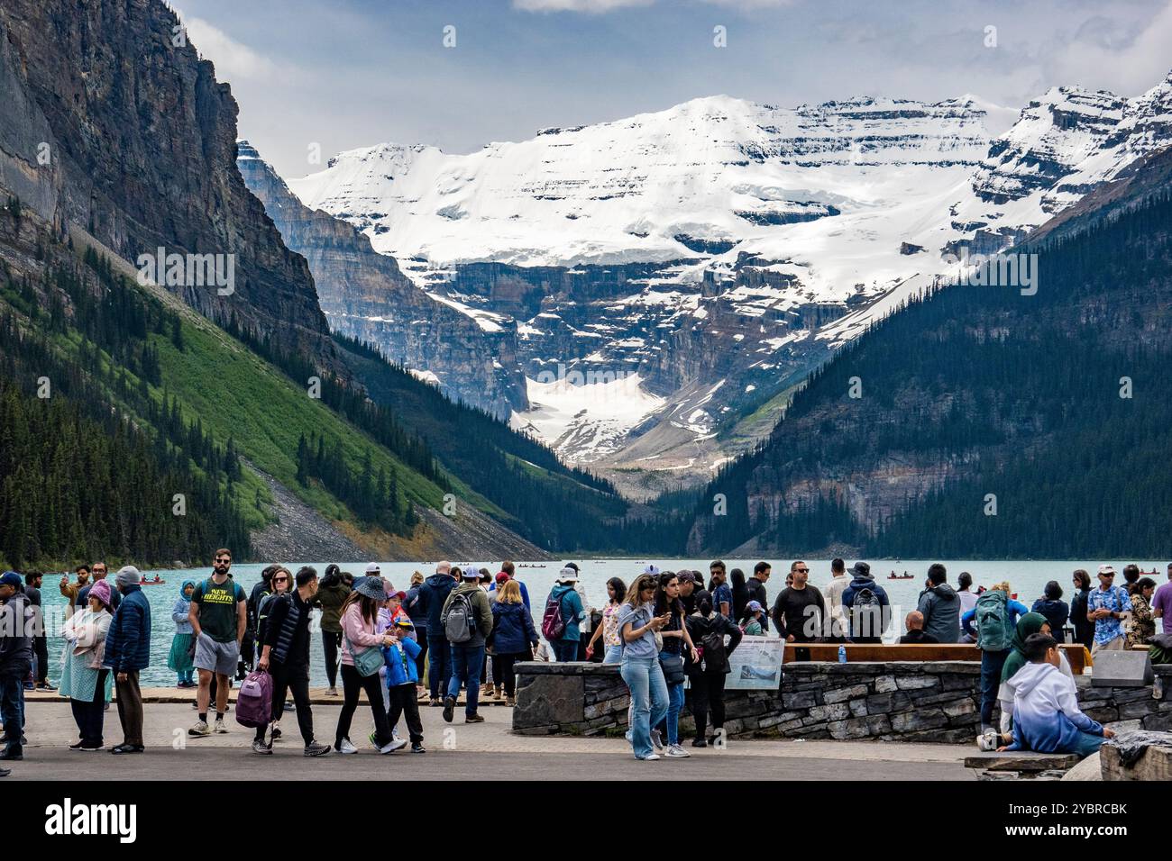Crowd of tourists at Lake Louise in Banff National Park, Alberta ...