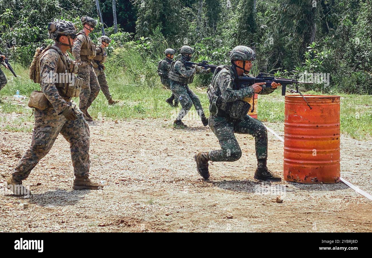 Philippine Marines assigned to Marine Battalion Landing Team 11, 3rd ...